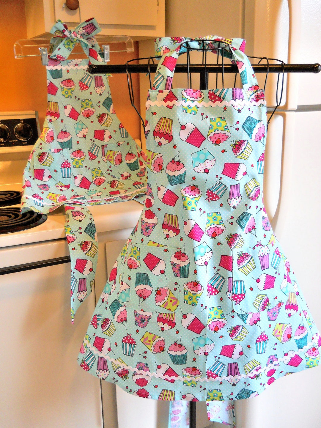 Mother Daughter Matching Retro Full Aprons With Cupcakes Size XL and 5 ...