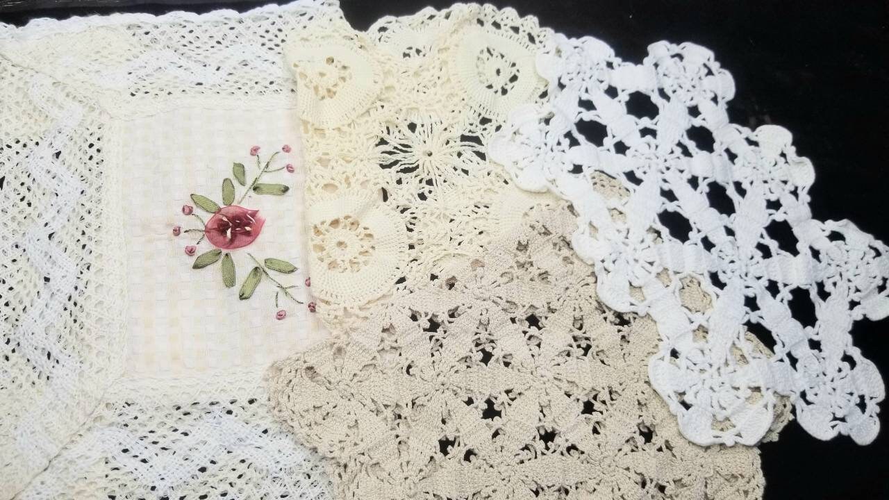 Vintage Linens bundle #5 Embellishments Pockets Doilies Pieces for Slow ...