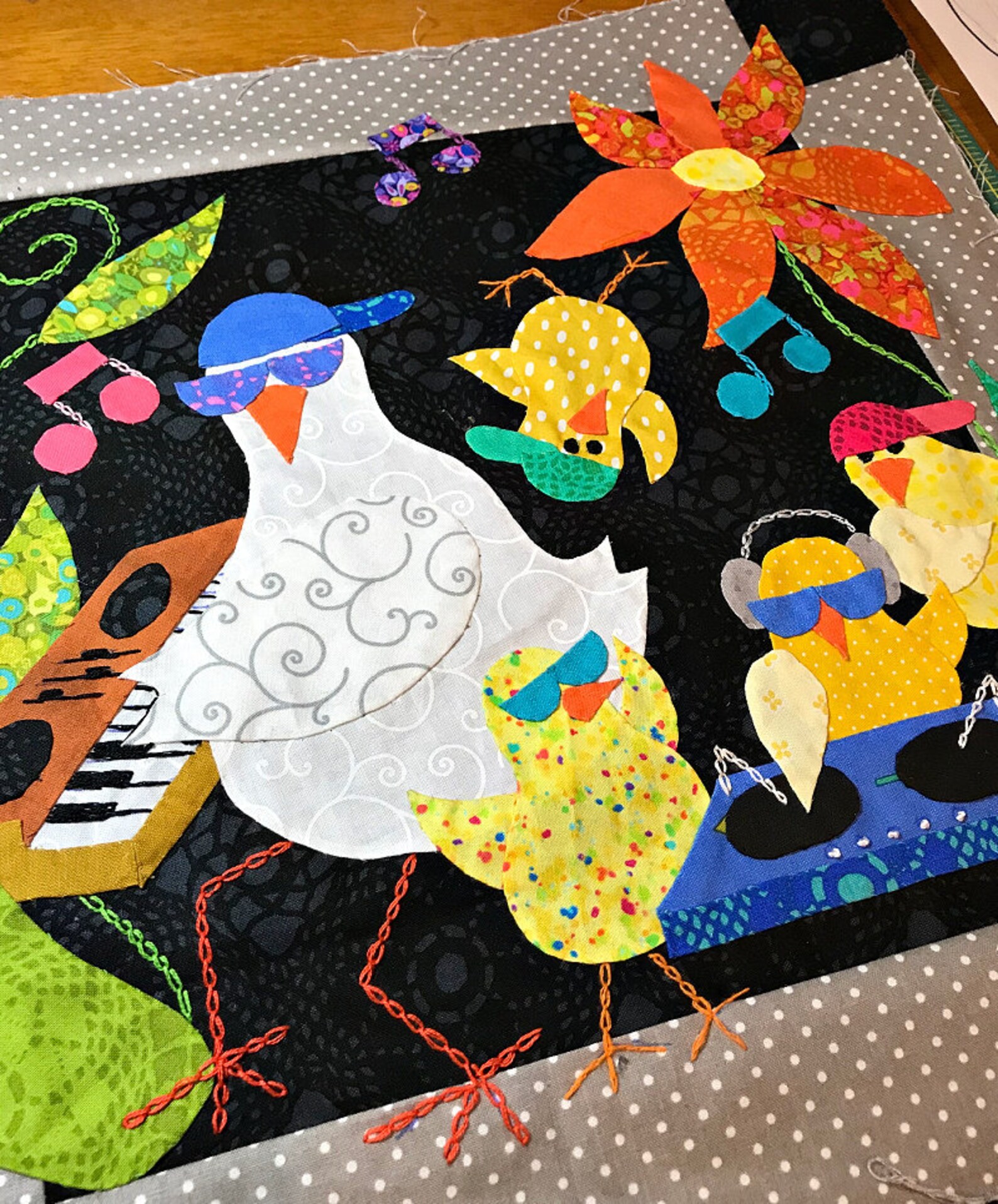 Barnyard Boogie Quilt Block Pattern, Chickens With Musical Instruments ...