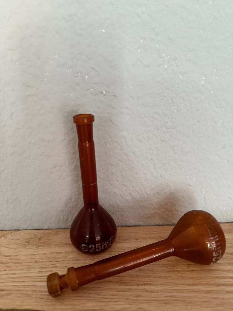Vintage Lab Glassware / Measuring Flasks / Measuring Flasks / Vintage ...