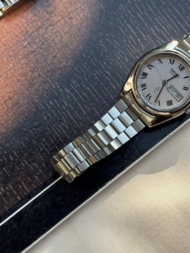 Vintage Seiko Quartz Roman Numeral Watch | Seiko SQ Day Date Dress ...