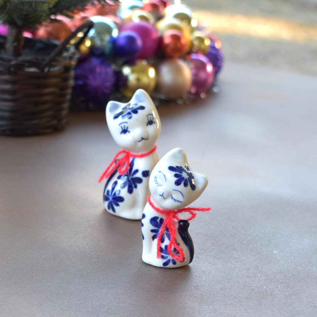 Vintage Delft Ceramic Cat Figurines Set of 2 Hand Painted Blue and ...
