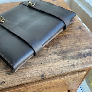 Sketchpad Holder / Leather Sketchbook Case With Pen/pencil Holders ...