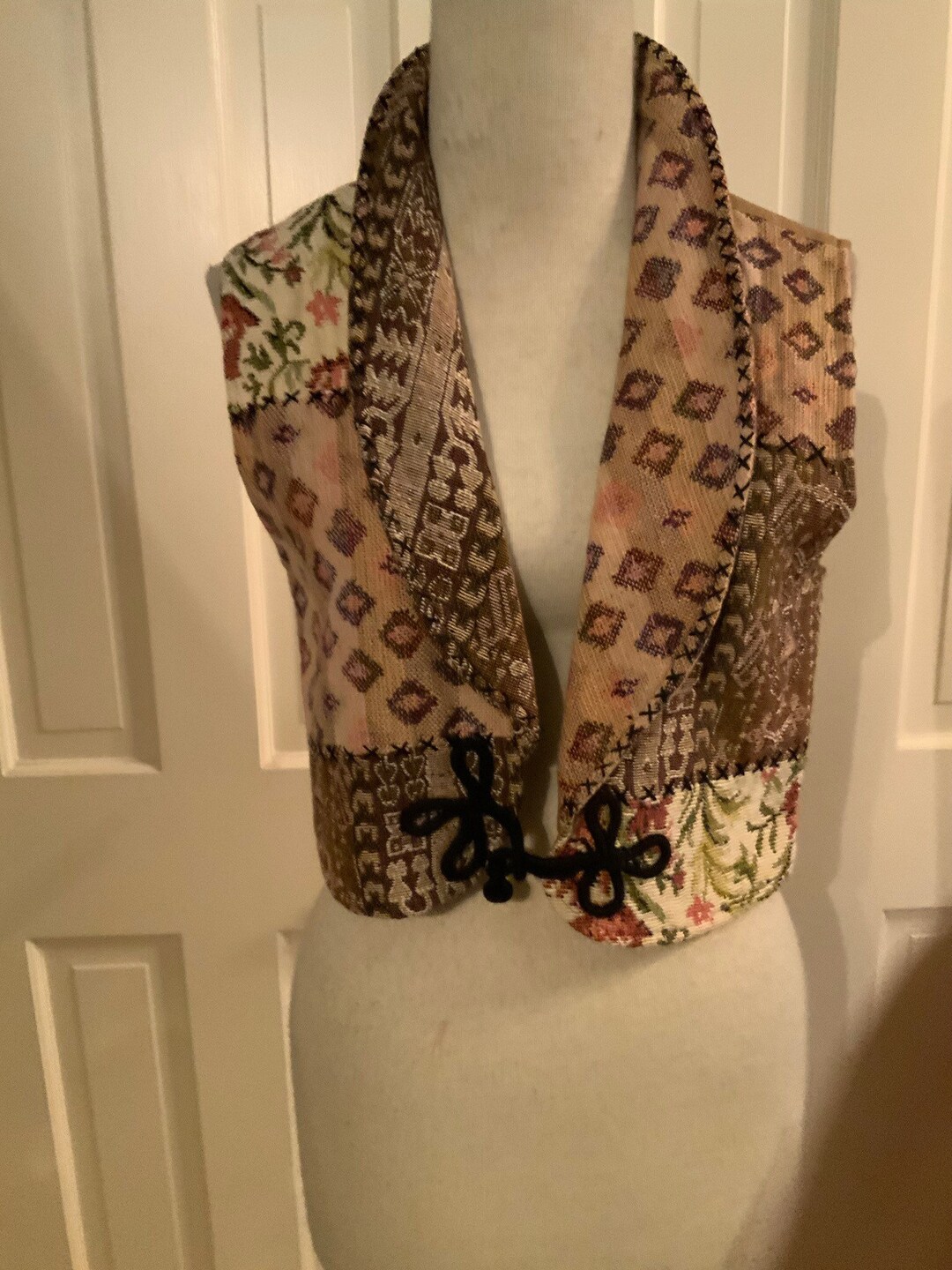 Tapestry Vest With Shawl Collar From the 1990s - Etsy
