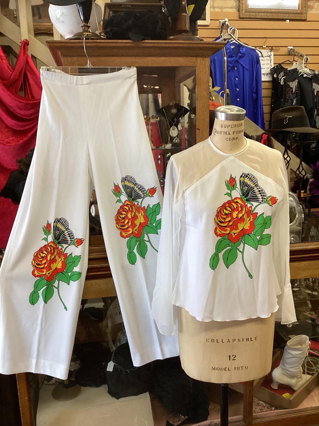 Bold Flower and Butterfly Graphic Delights on This Classicly 1970s ...