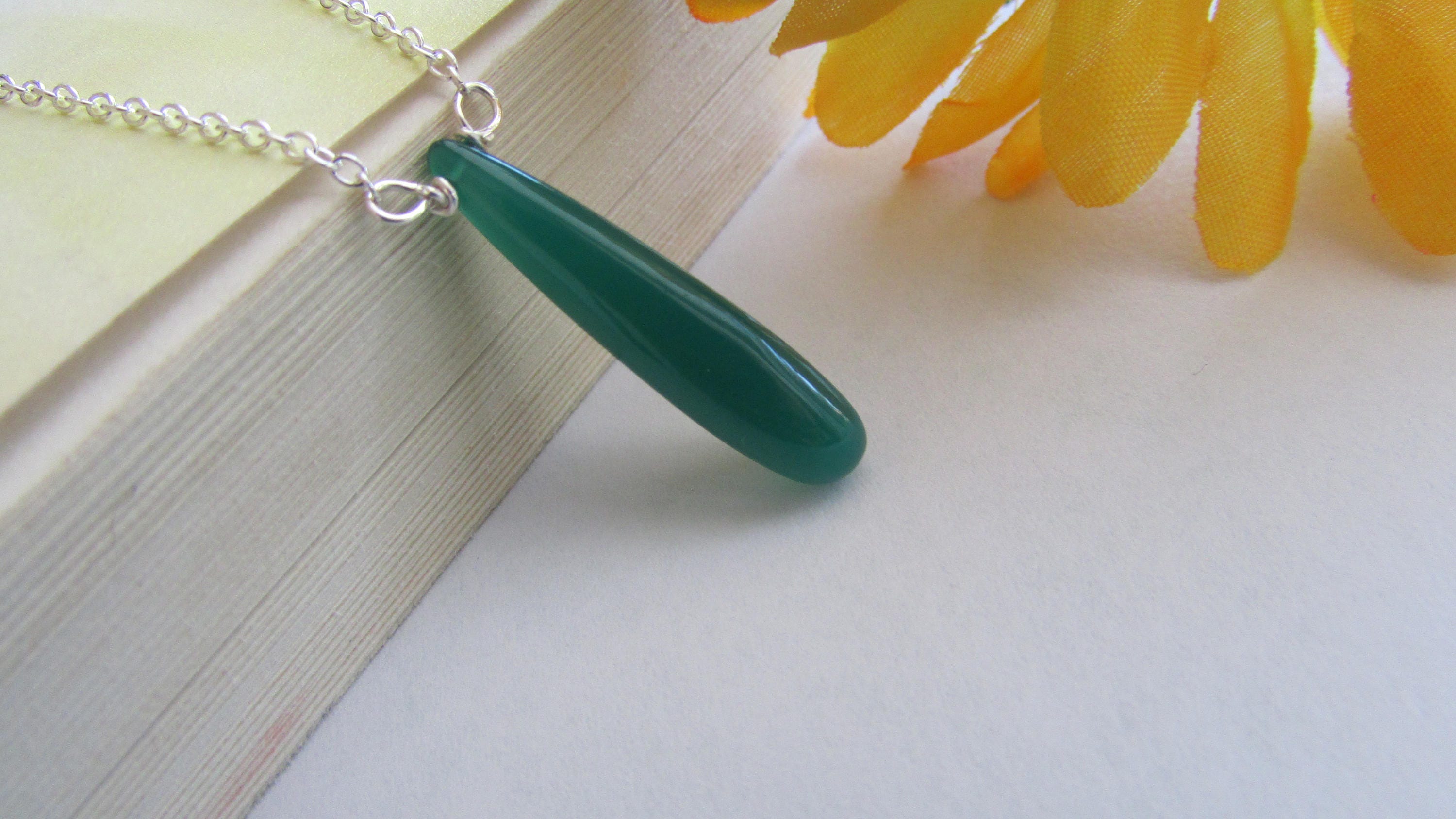 Lovely Scrumptious Green Smooth Polished Onyx Chalcedony Long Drop ...