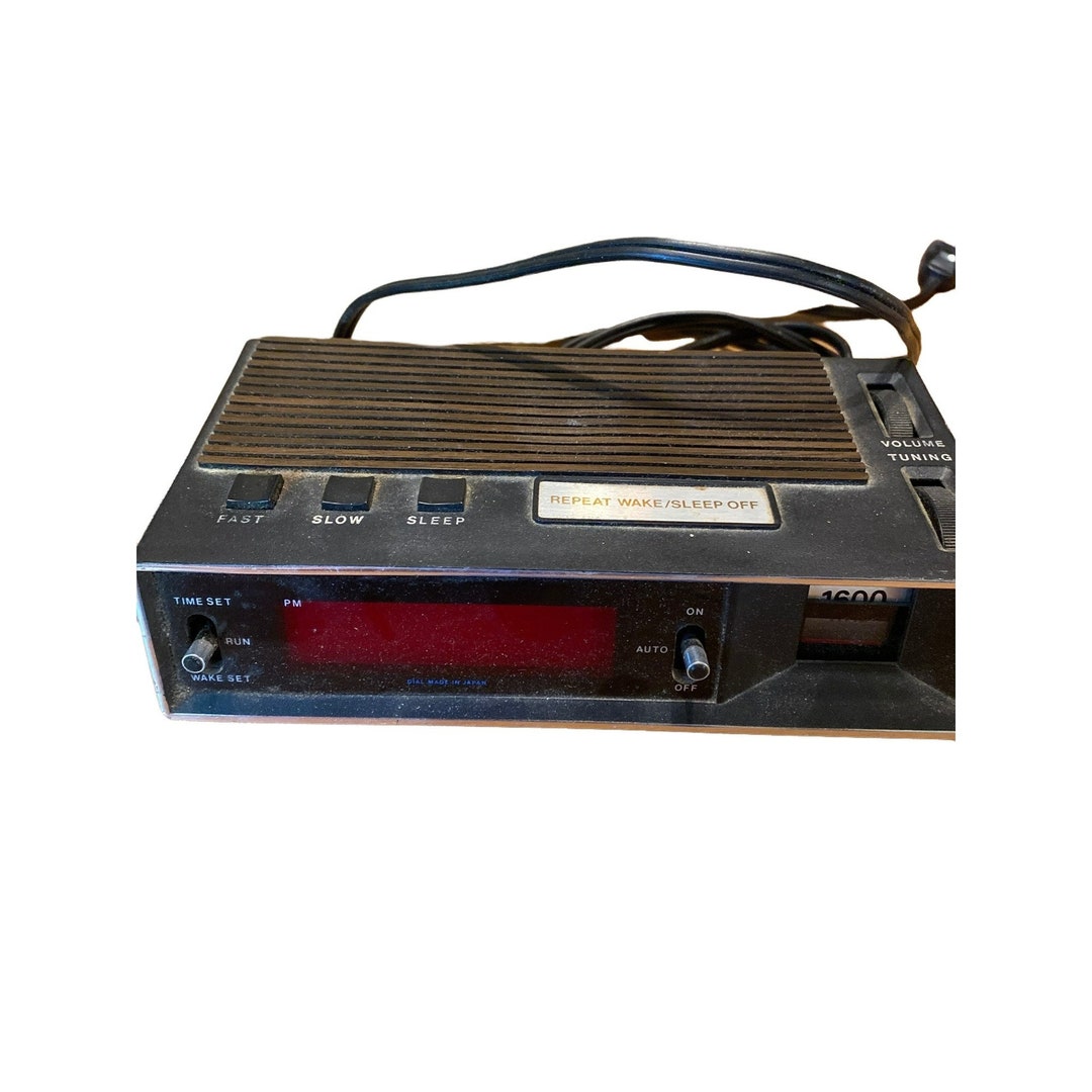 Vintage Digital Alarm Clock Radio 1970's 80's - Etsy