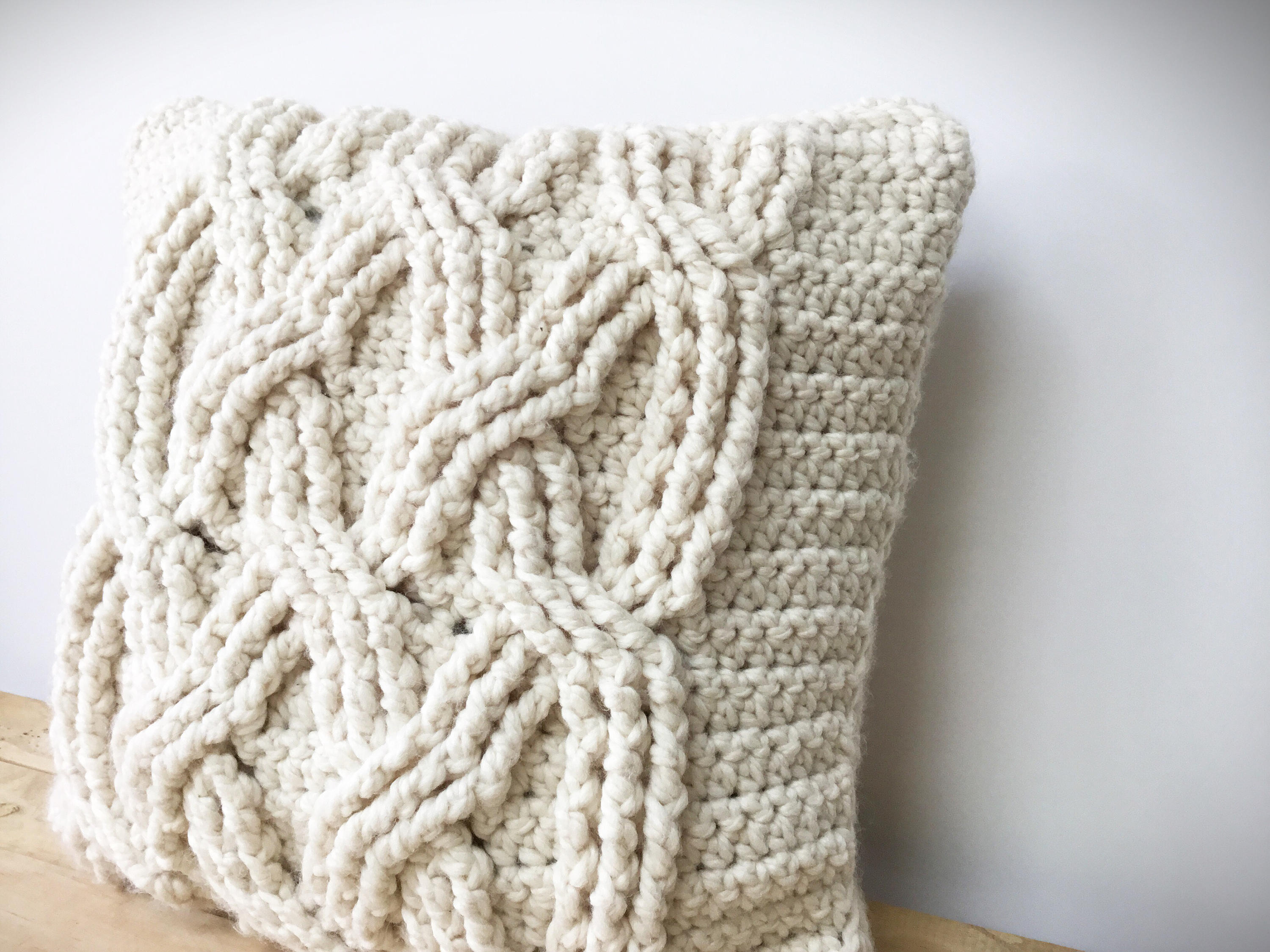 CROCHET PATTERN Chunky Cabled Pillow Pattern Crochet Pillow | Etsy