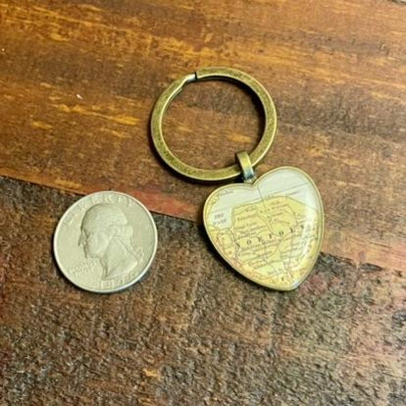 Custom Heart Vintage Map Keychain, Travel Gift - Etsy Canada