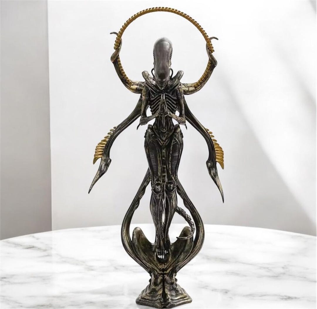 Alien Statue Xenomorph Buddhist Pose Statue – 11 Inches (28 Cm) – Sci ...