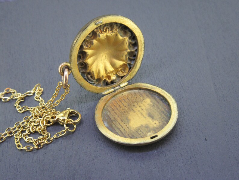 Antique Floral Etched Round Locket Necklace With 18" Chain - Etsy