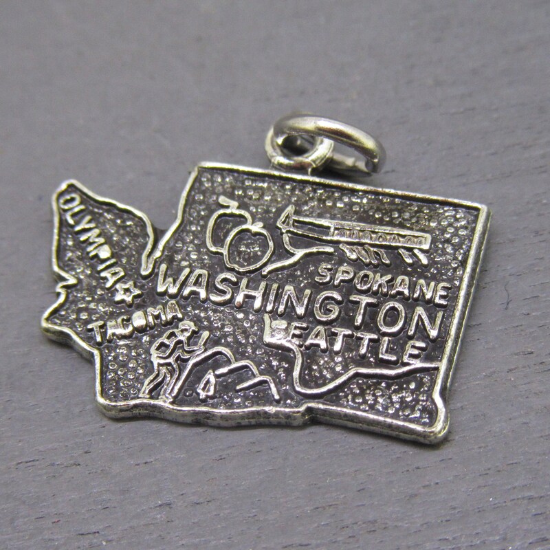 Seattle Necklace - Etsy