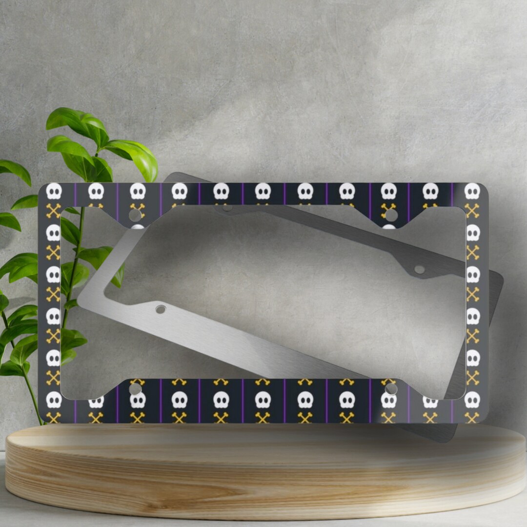 Skull & Crossbones License Plate Frame - Halloween Novelty License ...