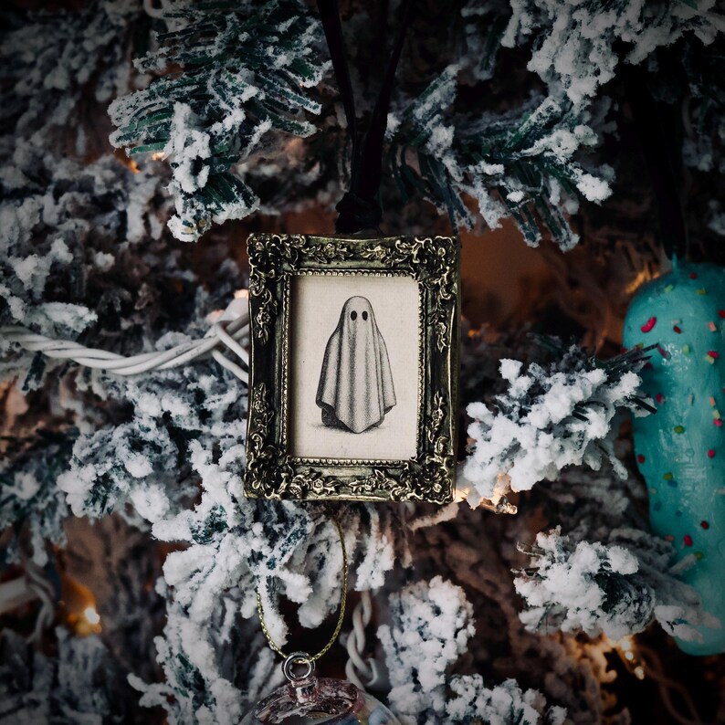 Vintage Style Ghost Couple Ornament in Baroque Frame | Unique Christmas ...