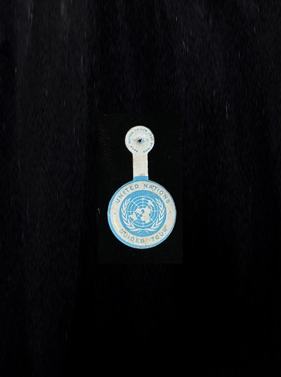 Vintage United Nations Guided Tour Souvenir Badge But… - Gem