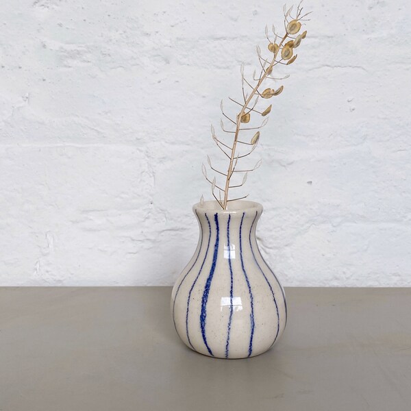 Detailed Vase - Etsy