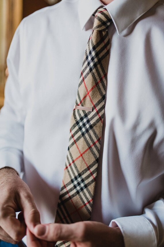 Burberry check tie bar store