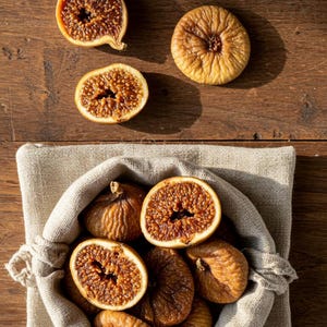 Sun Dried Turkish Figs: Jumbo Size, Natural Vegan Snack (400g/14.11oz/0 ...