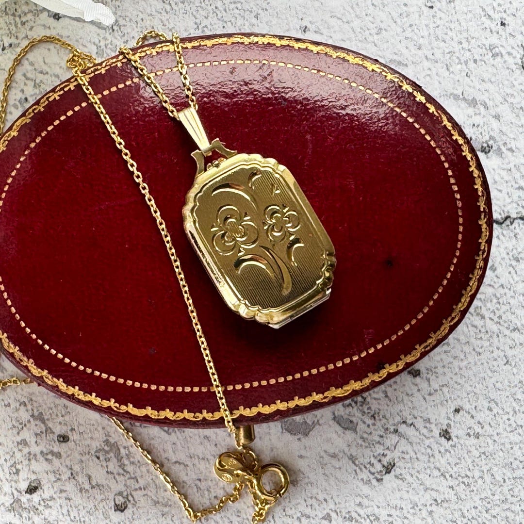 Vintage 14ct Rolled Gold Engraved Shamrock Locket Necklace. Yellow Gold ...