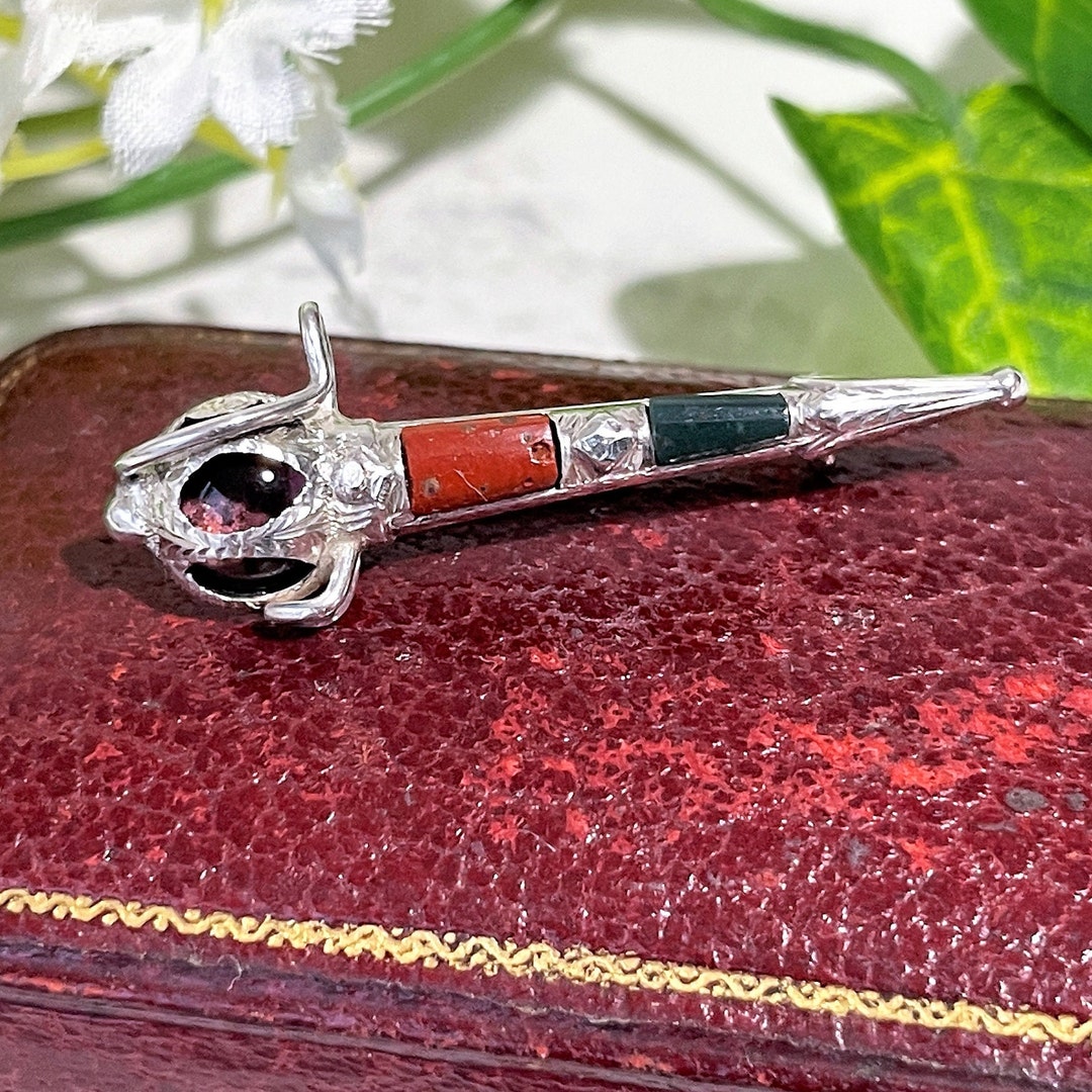 Victorian Scottish Agate Silver Claymore Brooch. Amethyst, Bloodstone ...