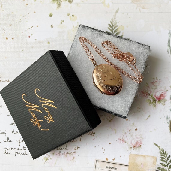 Victorian Aesthetic Engraved 9ct Rose Gold Locket. An… - Gem