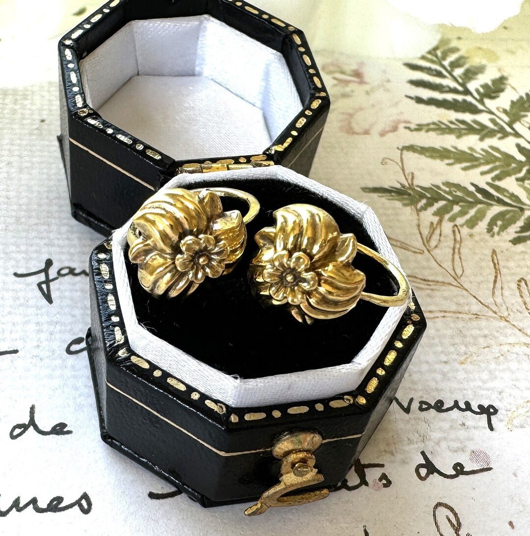 Antique Victorian 9ct Gold Rose Dormeuse Earrings. Short Drop Dainty Puffy Repousse Flower ...