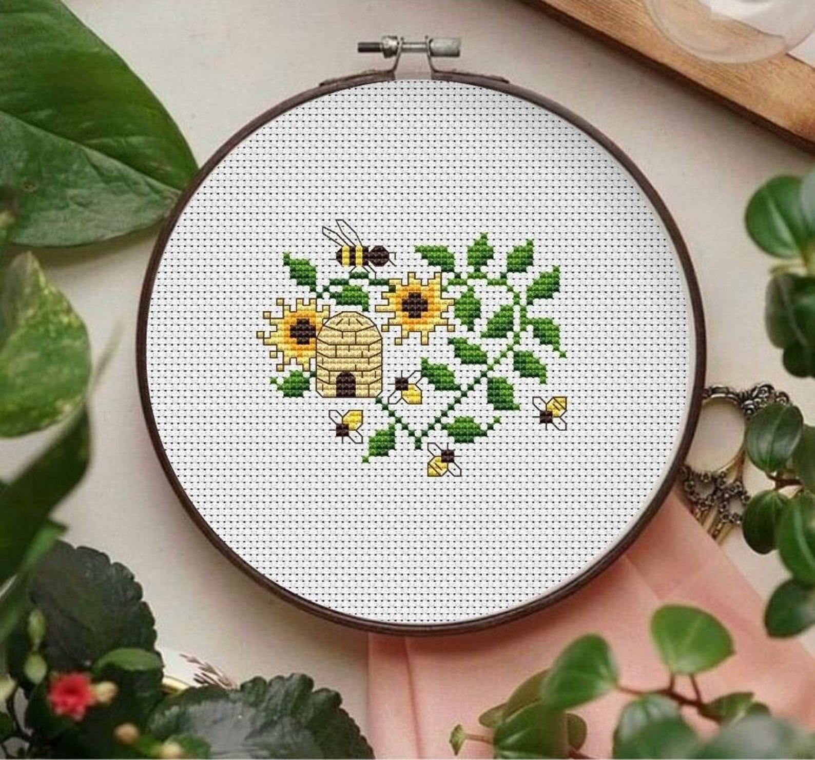 Honey Bee Cross Stitch Pattern. Bee Cross Stitch Digital Pattern. Bee ...