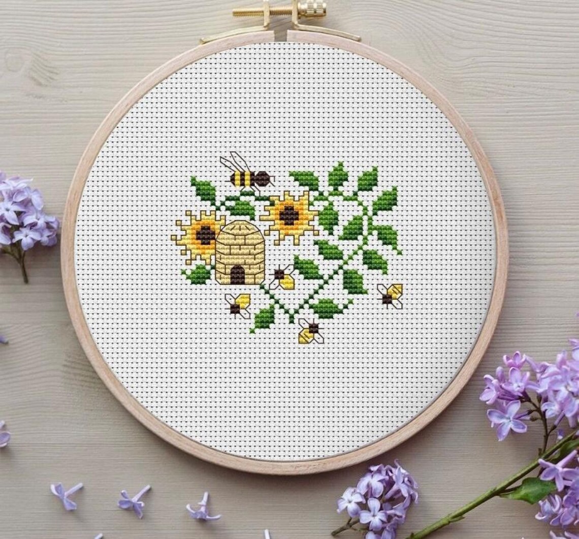 Honey Bee Cross Stitch Pattern. Bee Cross Stitch Digital Pattern. Bee ...