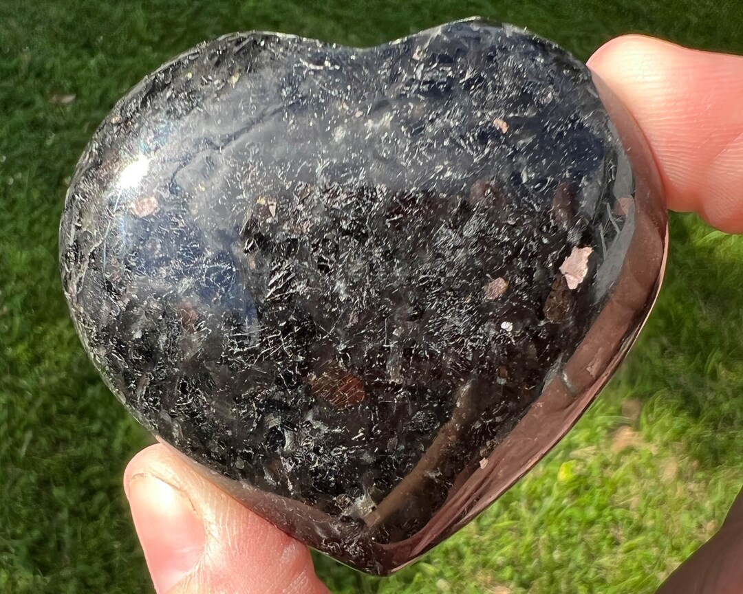 2.3" Nuummite Heart, Bronzite Gabbro Heart, Norite, Coppernite Heart ...