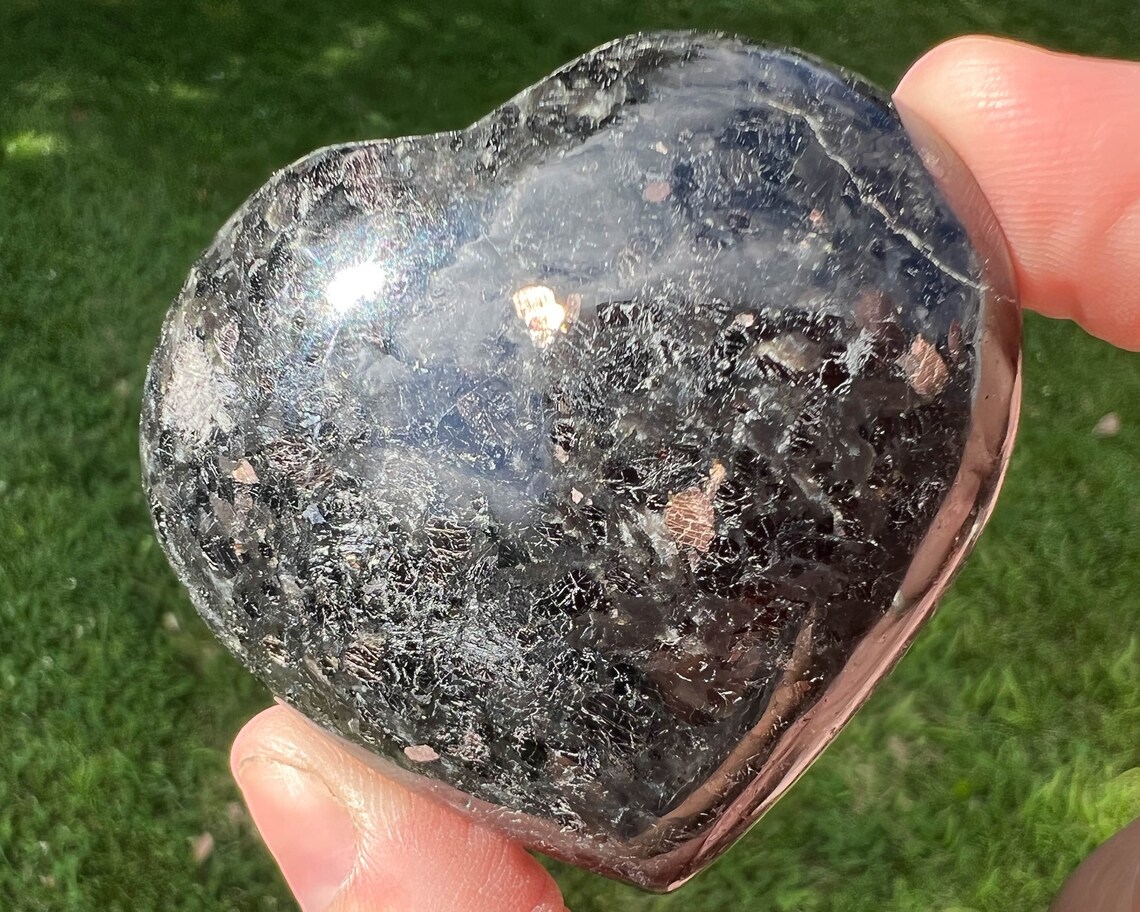 2.3" Nuummite Heart, Bronzite Gabbro Heart, Norite, Coppernite Heart ...