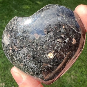 2.3" Nuummite Heart, Bronzite Gabbro Heart, Norite, Coppernite Heart ...
