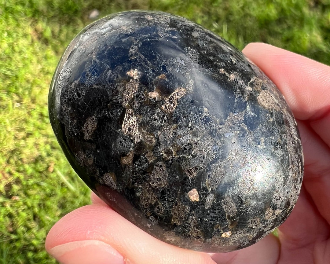 Nuummite Palm Stone, Bronzite Gabbro Palm Stone, Coppernite Palmstone ...