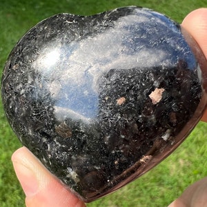 2.3" Nuummite Heart, Bronzite Gabbro Heart, Norite, Coppernite Heart ...