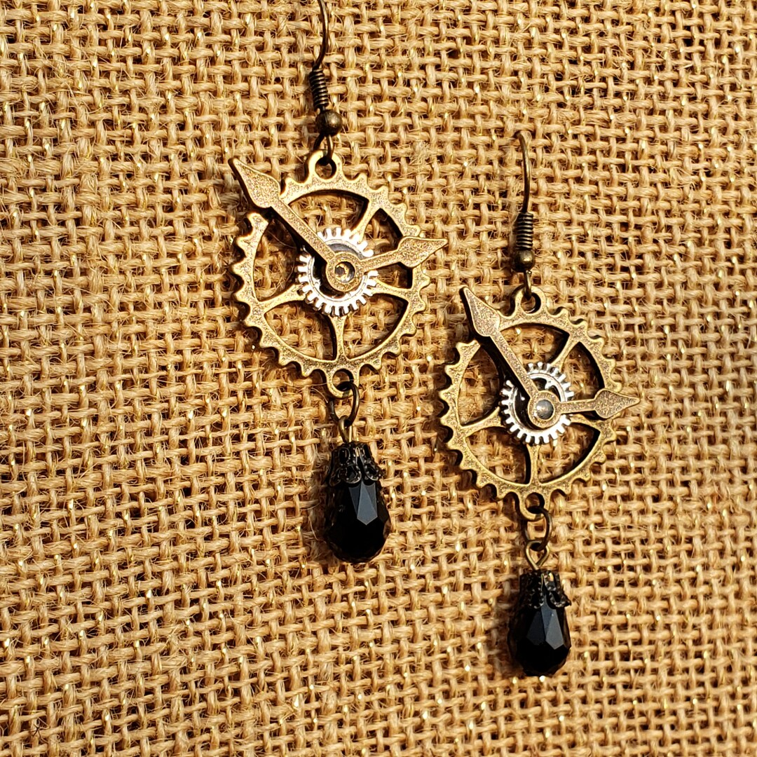 Steampunk Gear Earrings: Victorian Gothic Gears and Clocks Charms Mixed ...