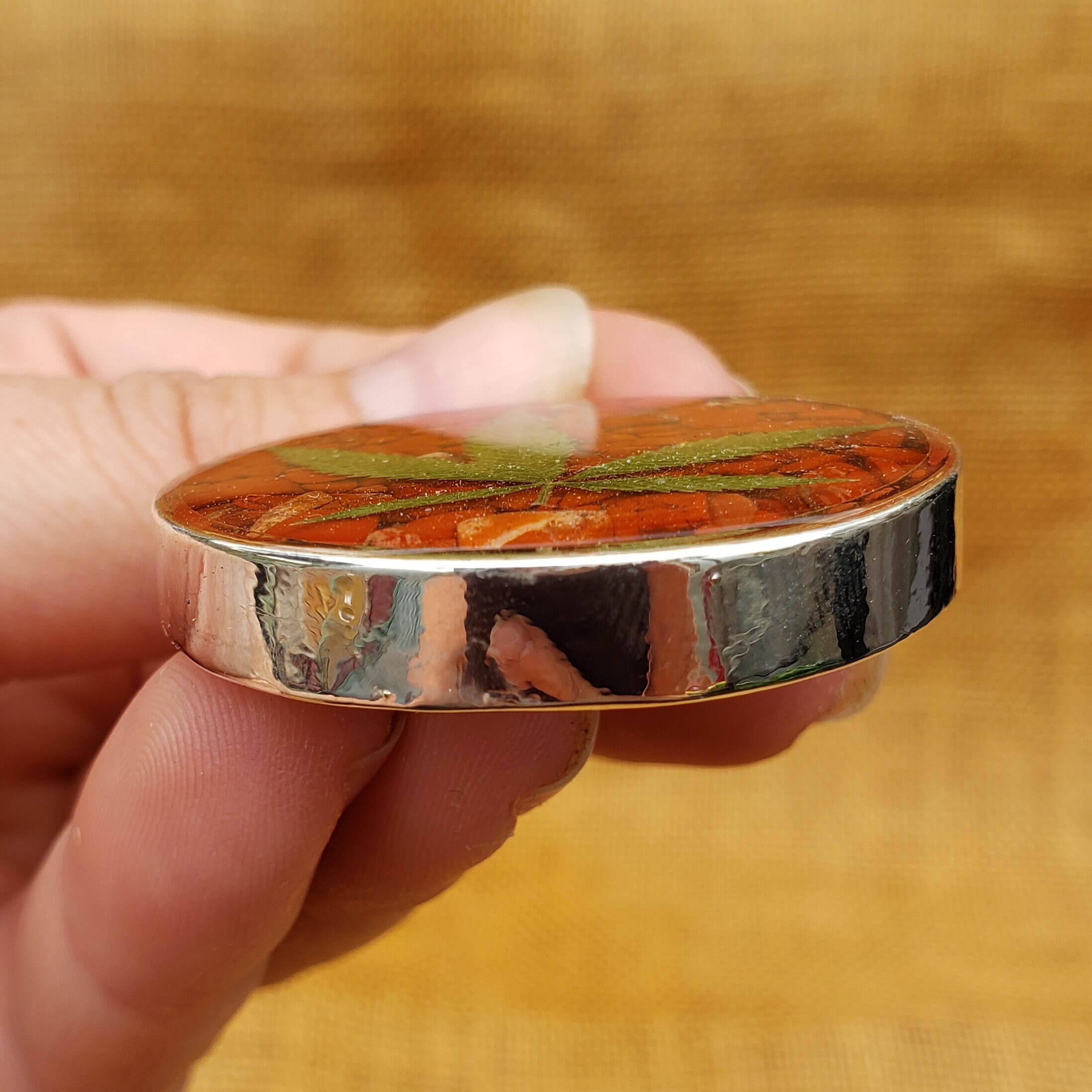 Red Jasper Weed Leaf Necklace: Resin Real Cannabis Pot - Etsy España