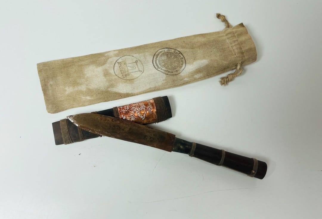 Rare Antique Thai Mitmor Knife: LP Kuay Sacred Amulet, Yantra Etching ...
