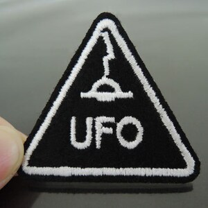 Iron on Patch UFO Patches Black White Letter Patch Triangle Applique Embroidered Patch English ...