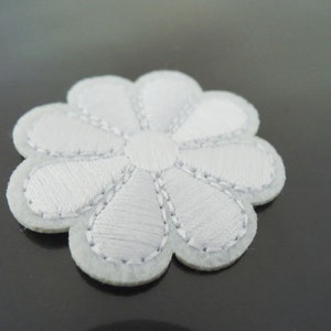 White Flower Patch Flower Patches Badge Patch Applique Embroidered ...