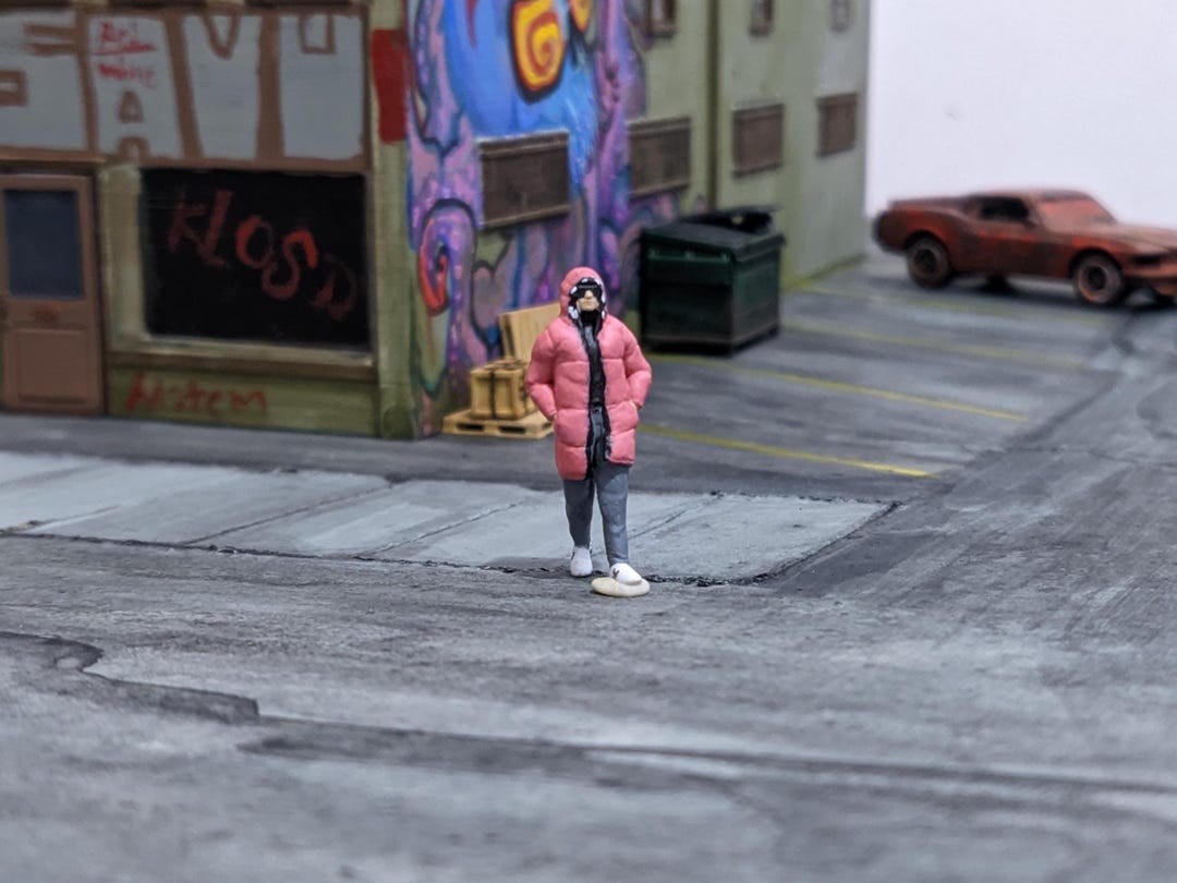 1/64 Scale Miniature Man Figure: Puffer Jacket, Joggers - Diorama Model ...