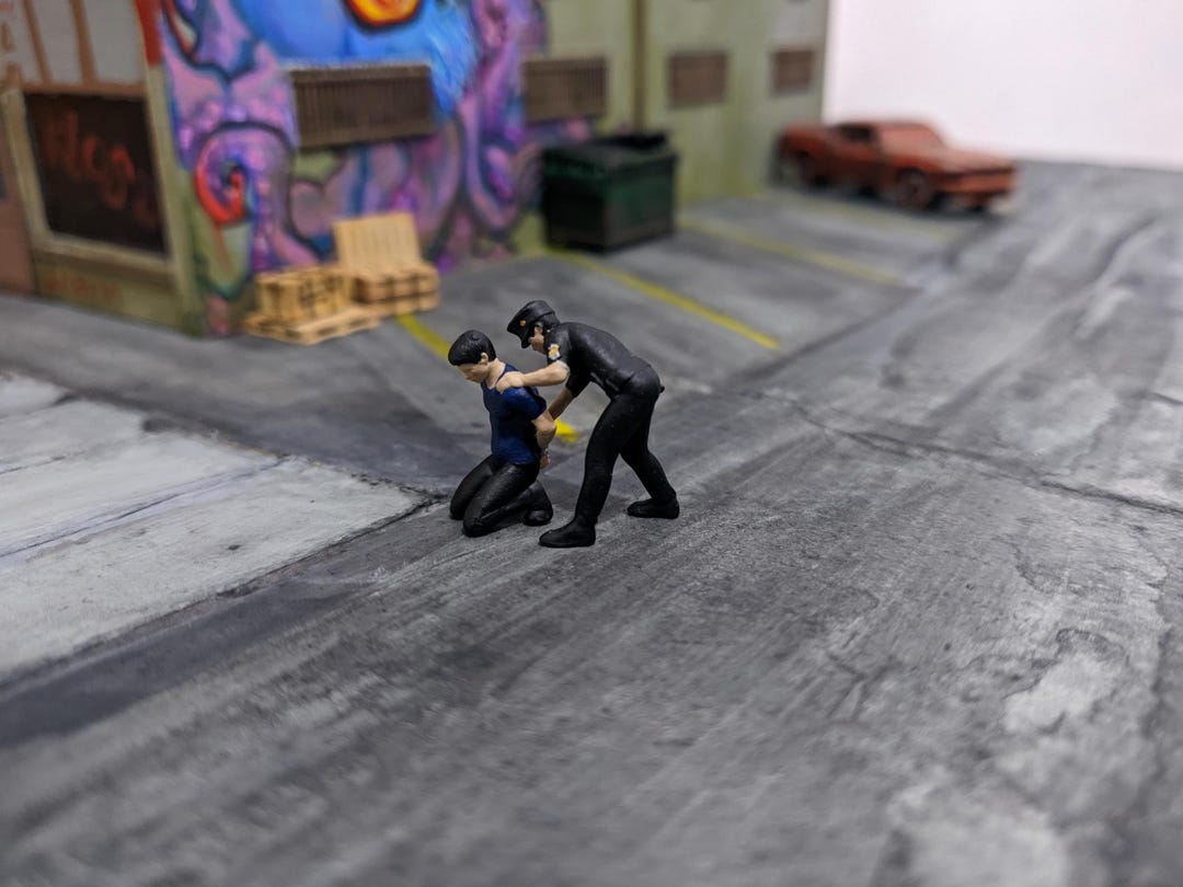 1:64 Arrest Scene Miniature | Arrested Man | Police Caught A Criminal ...