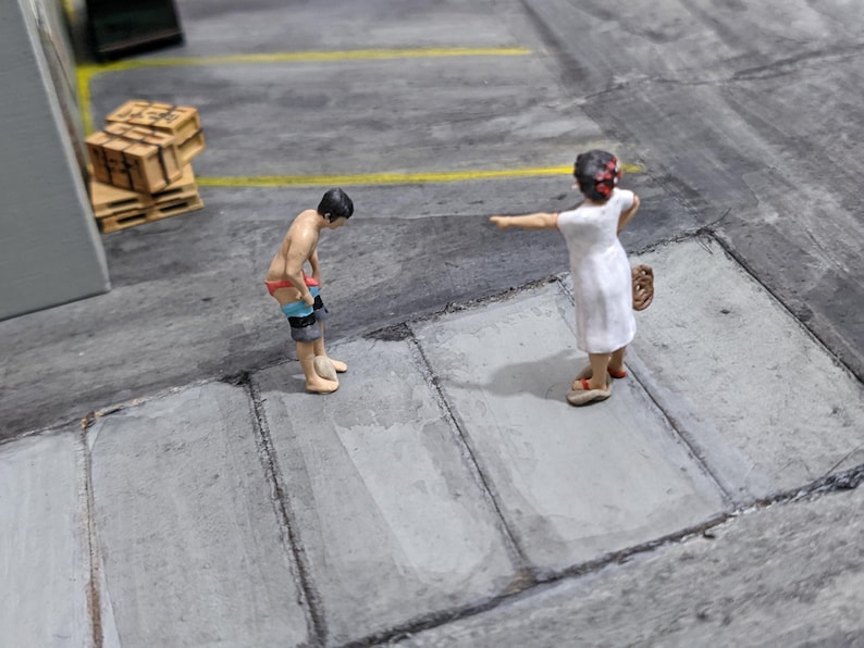 1/64 Scale Miniature Figure: Angry Grandma Vs. Low Pants Dude Diorama ...