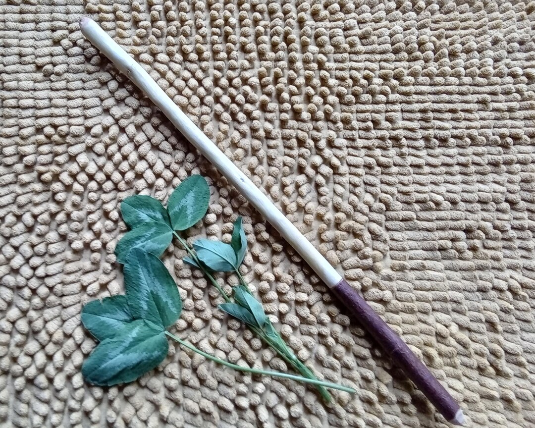 Yew Wand, Magic Wand, Witchcraft Wand, Wand Perfect for Rituals and ...
