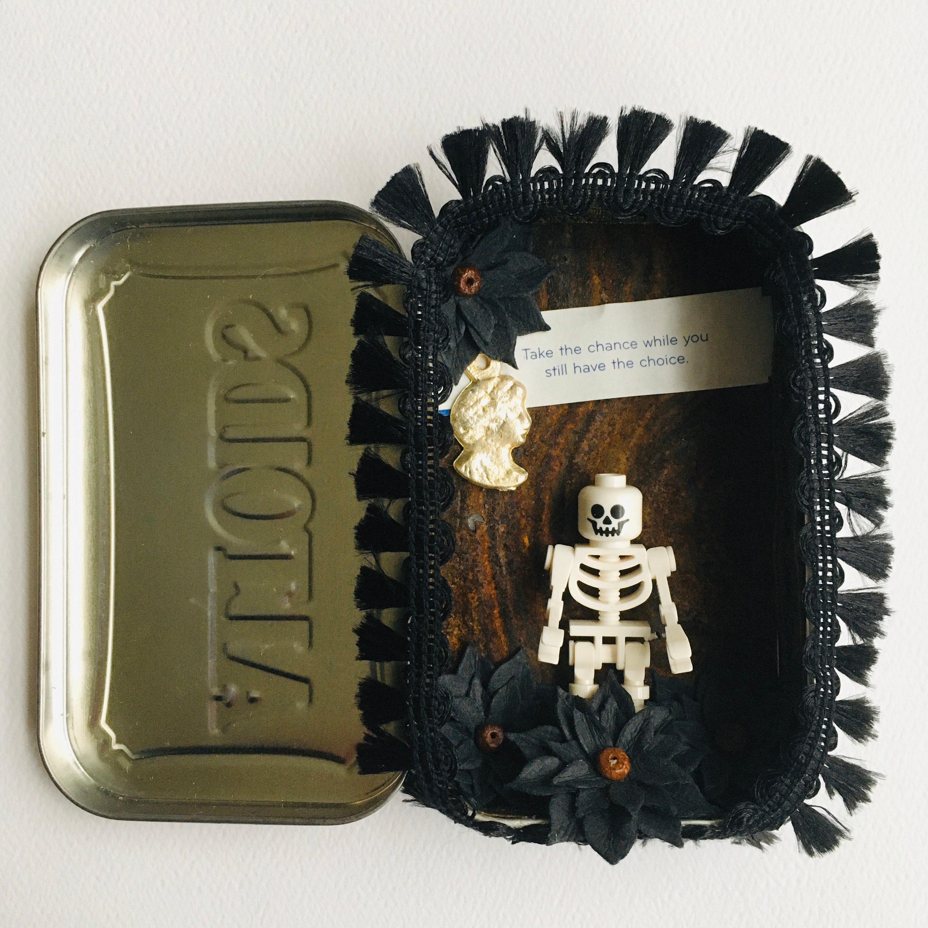 Little LEGO Skeleton Shrine Minifigure Magnetic - Etsy