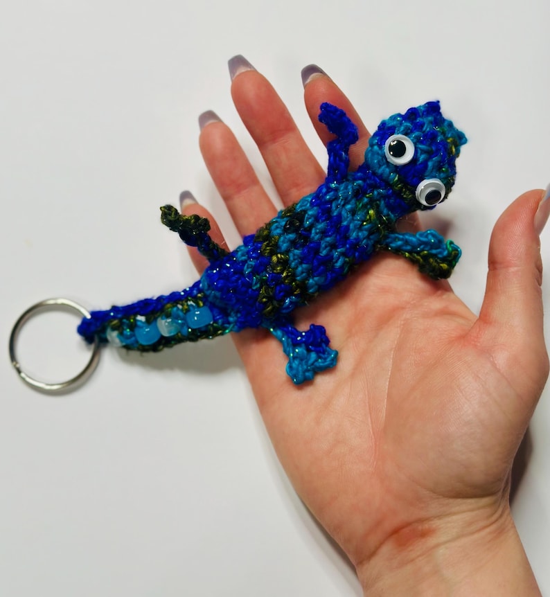 Crochet Lizard Fidget Toy - Sensory Fidget Stress Relief Worry Stone ...