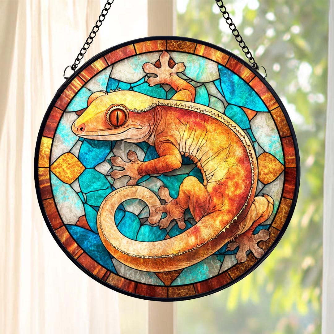 Crested Gecko Stained Glass Suncatcher, Round Reptile Window Hanging ...