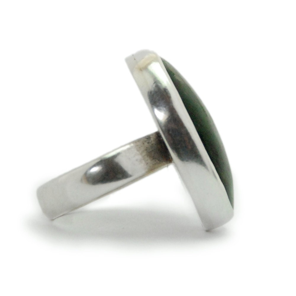New Zealand Greenstone and Sterling Silver Ring - Etsy
