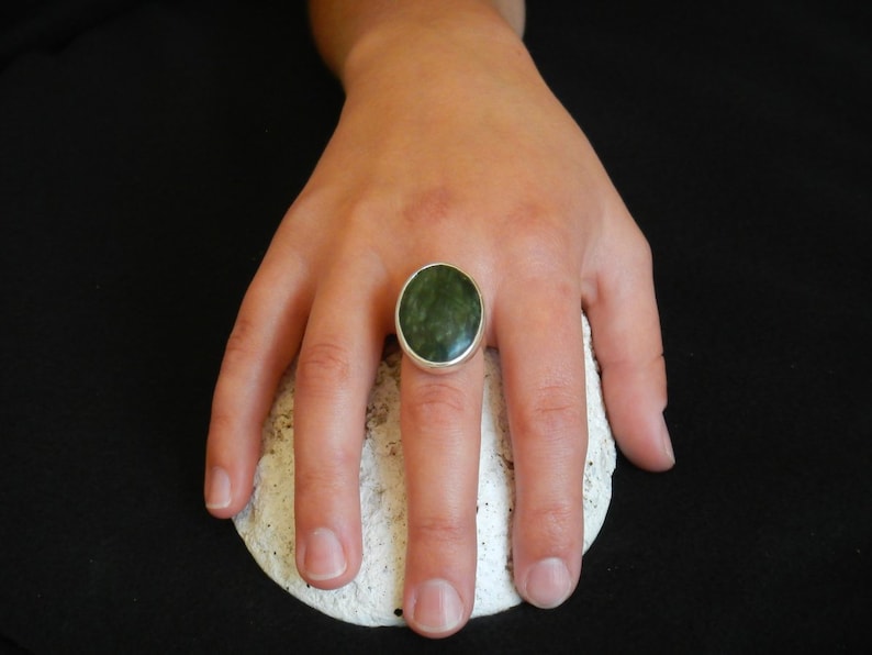New Zealand Greenstone and Sterling Silver Ring - Etsy