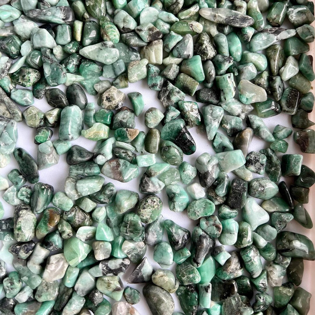 Tumbled Emerald Stones, Natural Polished Emerald Gemstones - Etsy