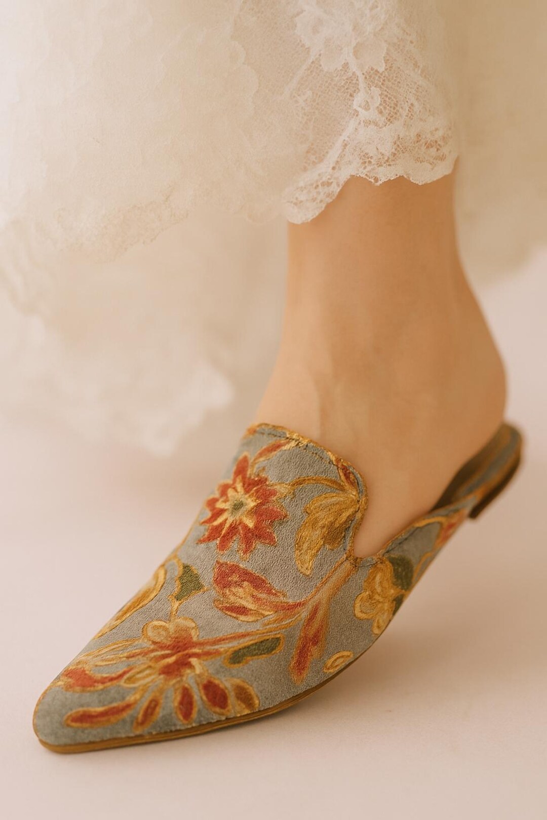 Embroidered Slippers, Pointed Mule, Short Heel Slipper, Hand-made Mule ...