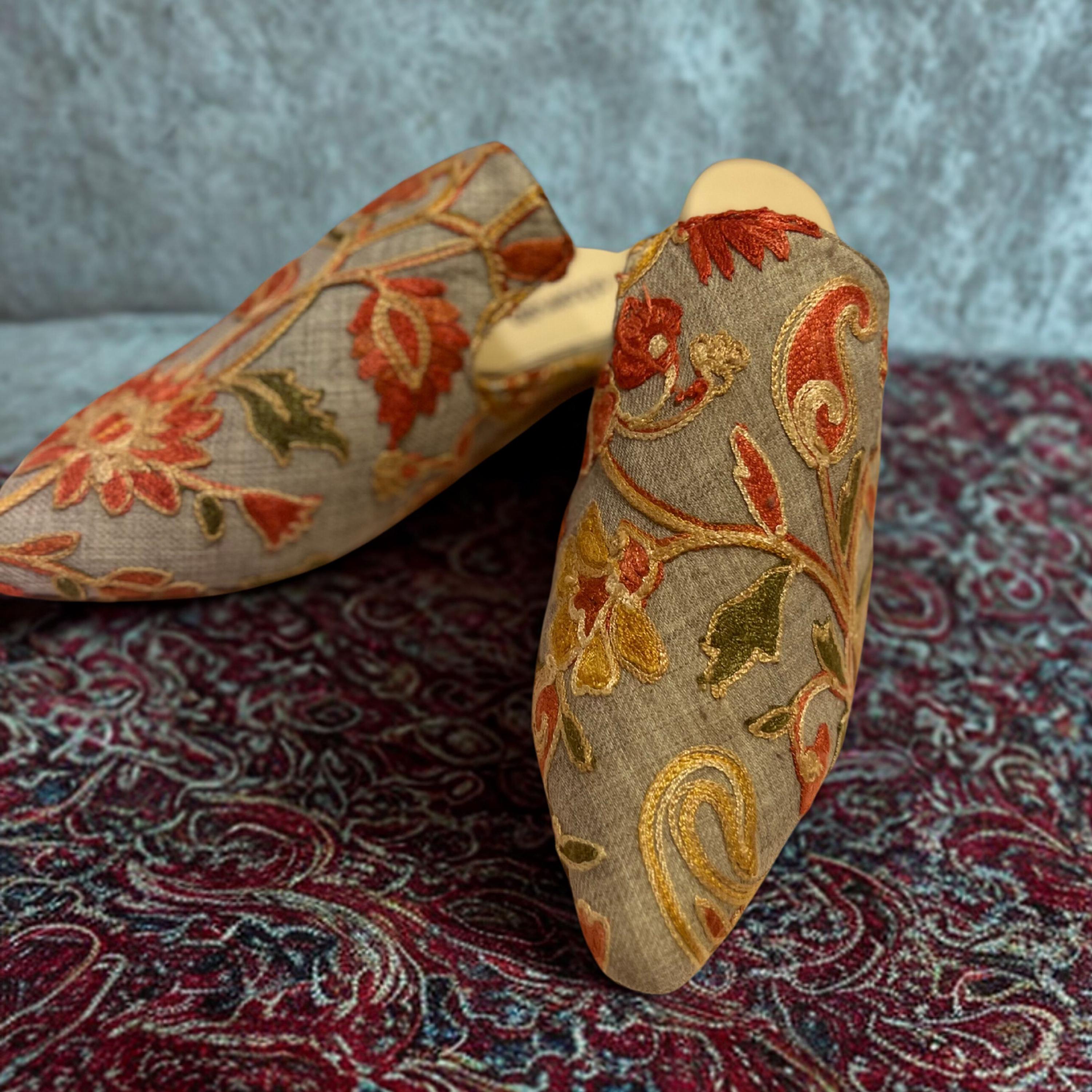 Embroidered Slippers, Pointed Mule, Short Heel Slipper, Hand-made Mule ...